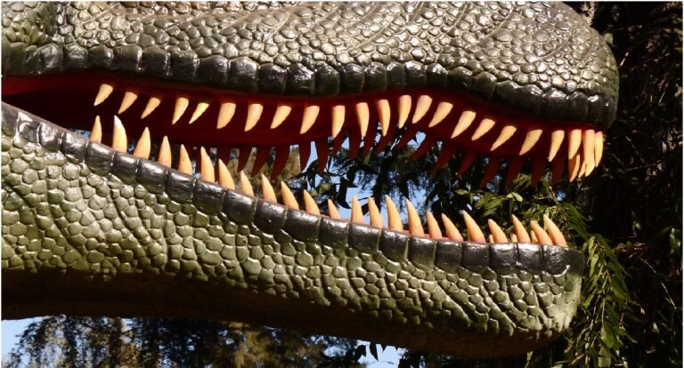 Unveiling the Remarkable Dinosaur with 500 Teeth - Scientific Bridges